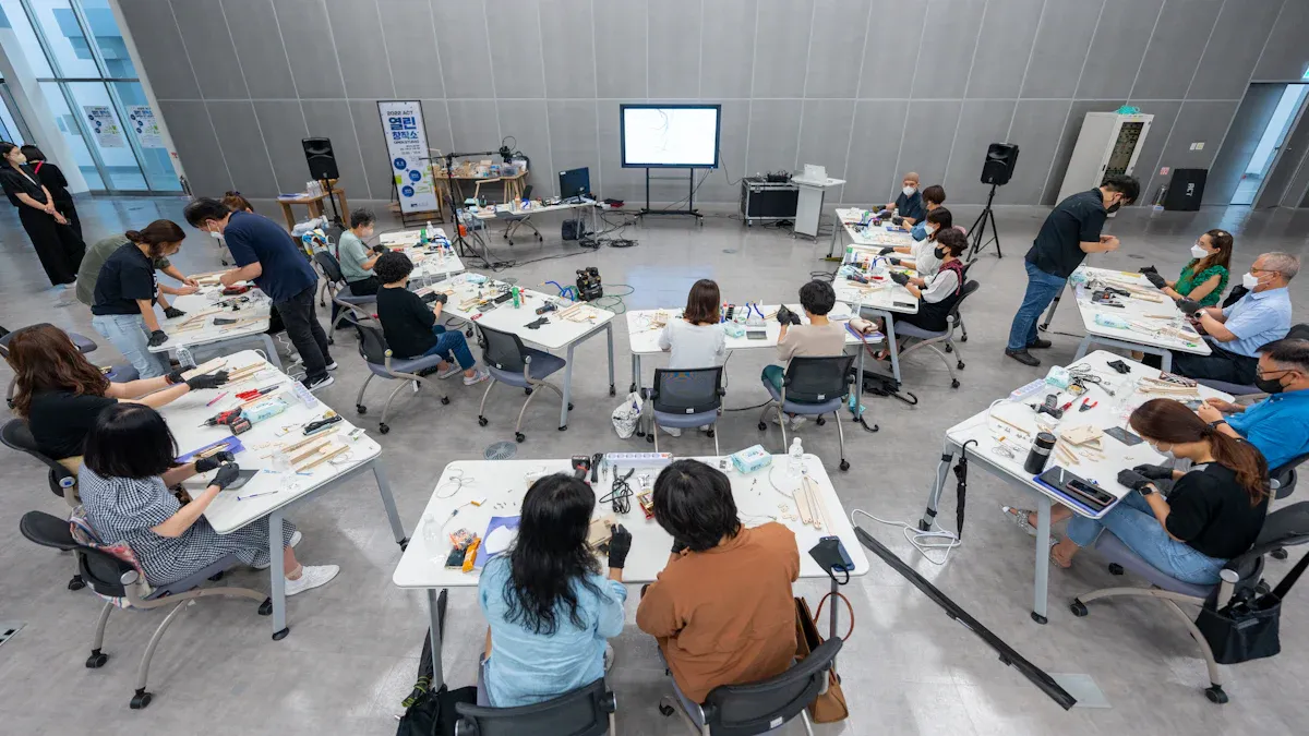 Recording and broadcasting of classroom construction programs